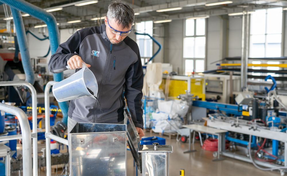 Cursuri SKZ - Procesul de amestec (compouding) și extrudarea | Plastics ...